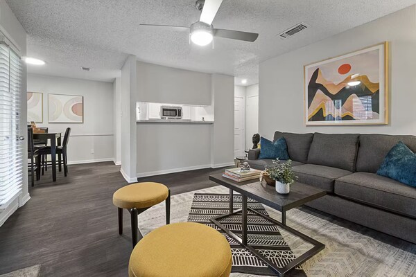 Landing Apartments Near Southridge - Corinth, TX