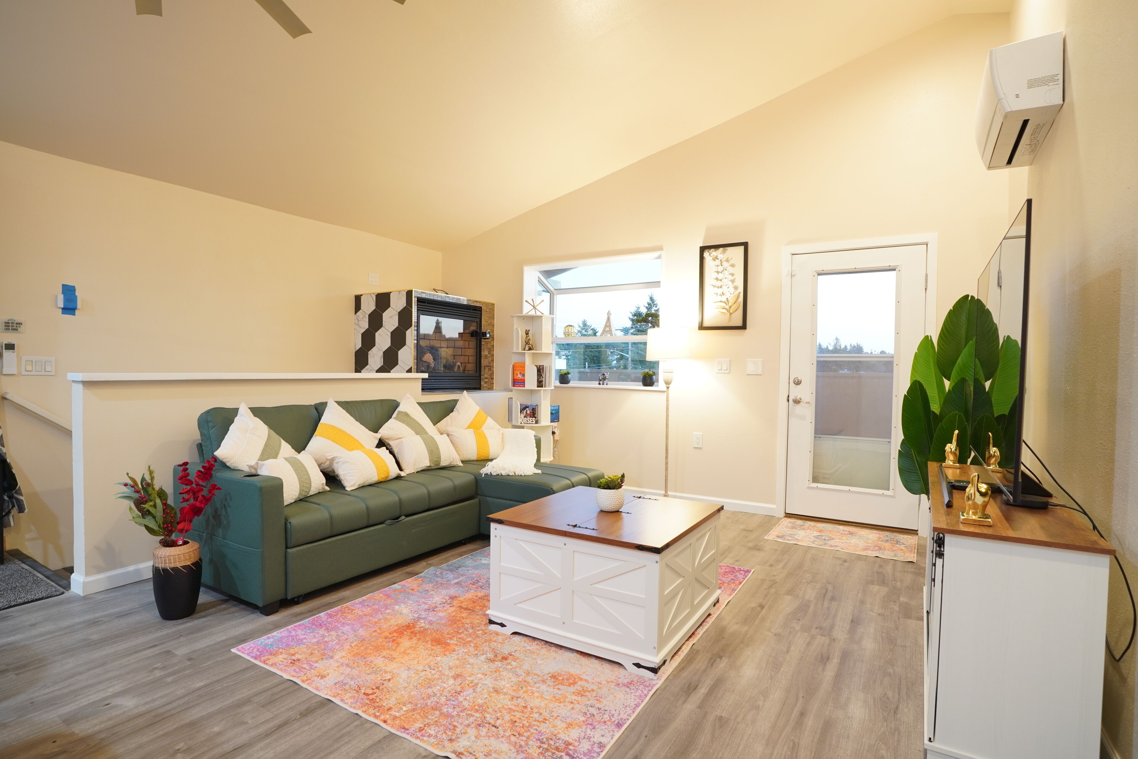 Modern 2 King Bed Kitchen Airport Lightrail - Tacoma, WA