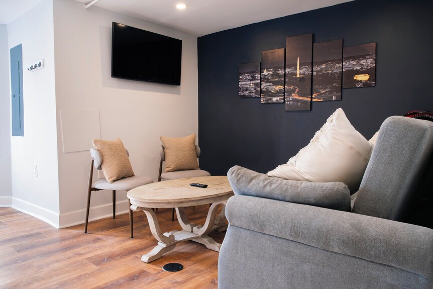 Dc Sanctuary - King Bedroom & Living Room W/ Queen - Downtown, DC