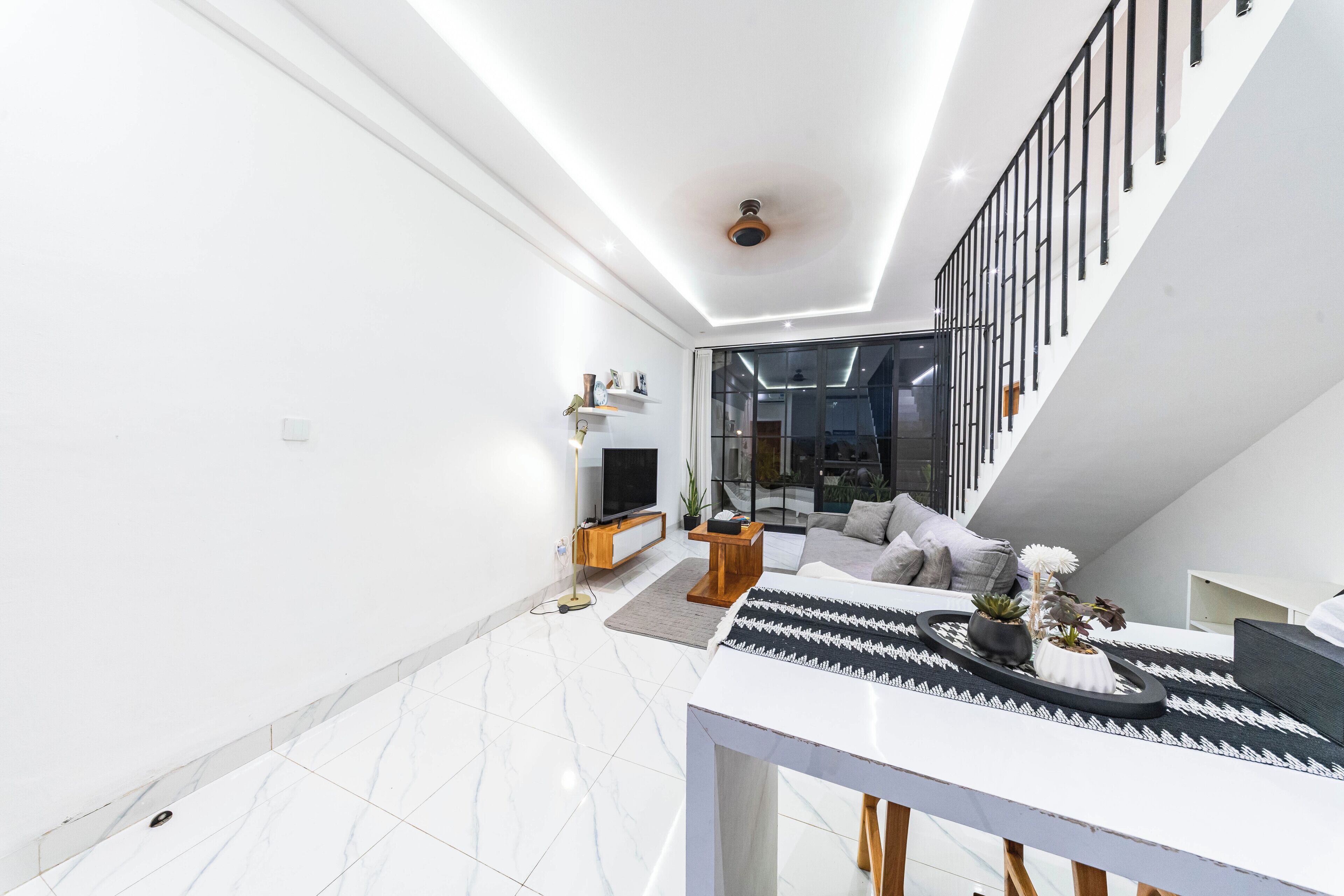 Apartamento Executivo, vista para a piscina | Refeições no quarto