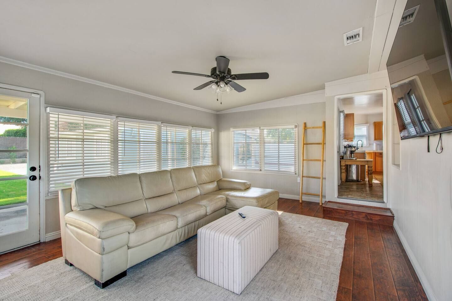 Welcome To Riverside! Spacious | Cozy | Central - Riverside, CA