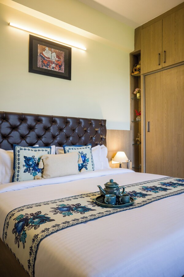 The Walnut Stays - Solan