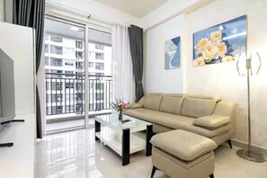 Suíte família, 3 quartos, acesso ao Club Lounge, vista para a cidade | Vista do quarto