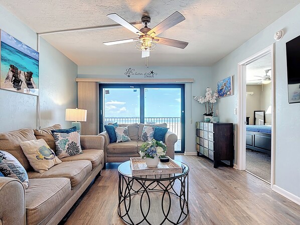 Beachfront 2B/2B Vacation Condo Carlos Pointe 333. Amazing Views! World ...