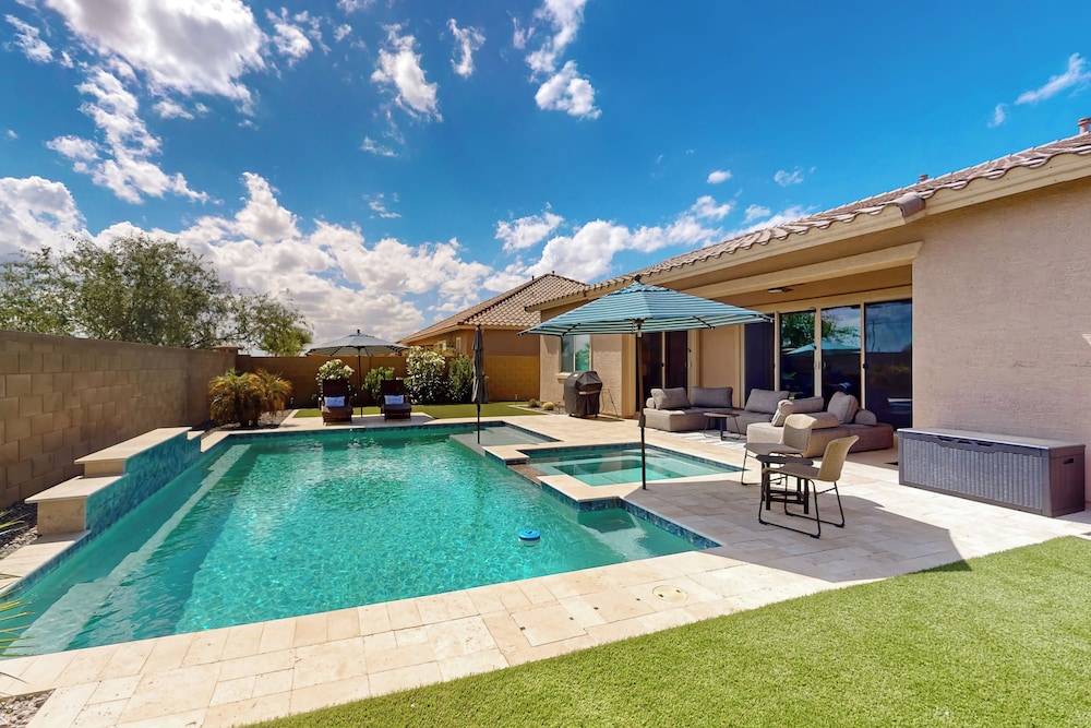 4br Spacious Home W/ Pool, Hot Tub & Game Room - Buckeye, AZ
