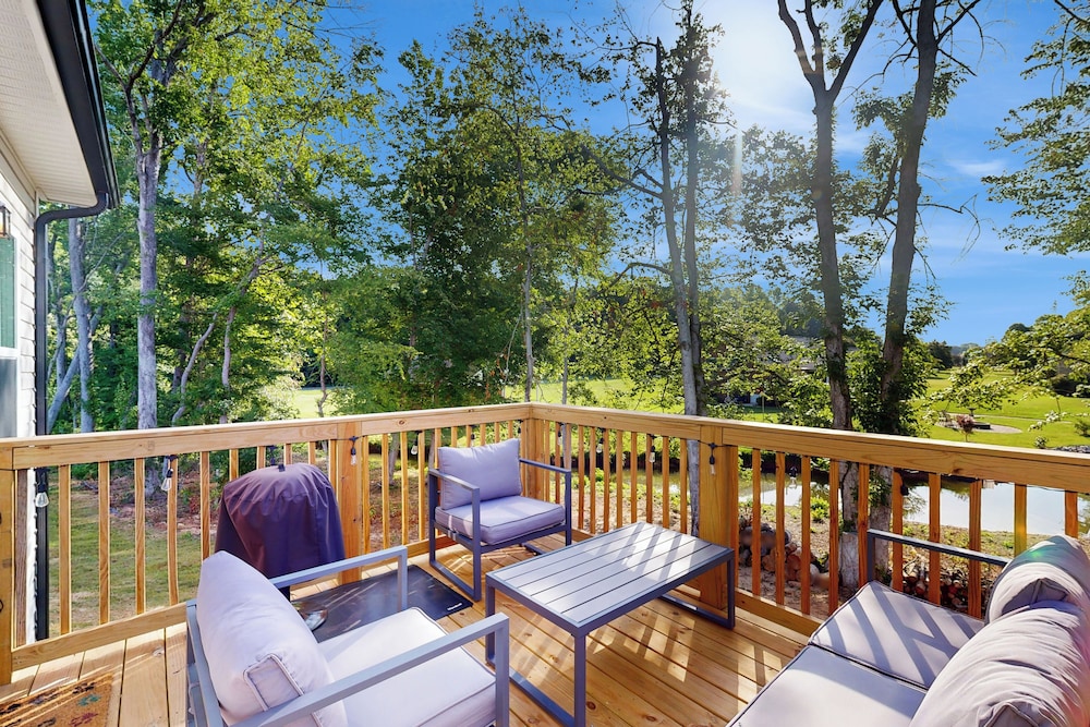 4br Lakefront Retreat W/ Furnished Deck, Dock - Lexington, NC
