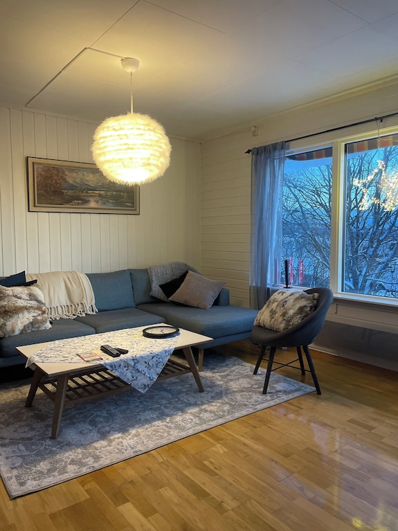 Norwegian Winter Adventure, Northern Lights, Skiing, Views, Sea And Mountains. - 特羅姆瑟