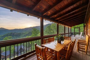 Cabine, 5 quartos | Refeições ao ar livre