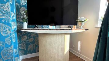 Casa, 3 quartos, pátio, vista para o jardim | Sala de estar