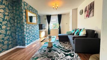 Casa, 3 quartos, pátio, vista para o jardim | Sala de estar