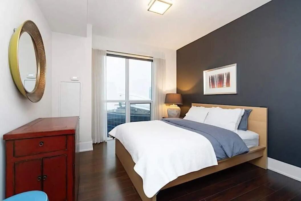 Apartamento conforto | Roupas de cama premium, edredons de pluma, individualmente decorados