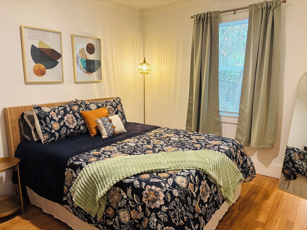 Cozy 2-bedroom house with private office in Midtown Wilmington Reviews ...