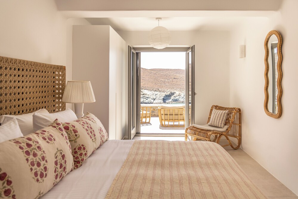 Villa Kephala a Beachfront Luxury with Pool and directly access to the ...