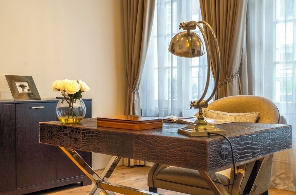 Luxury Mayfair - Leyton