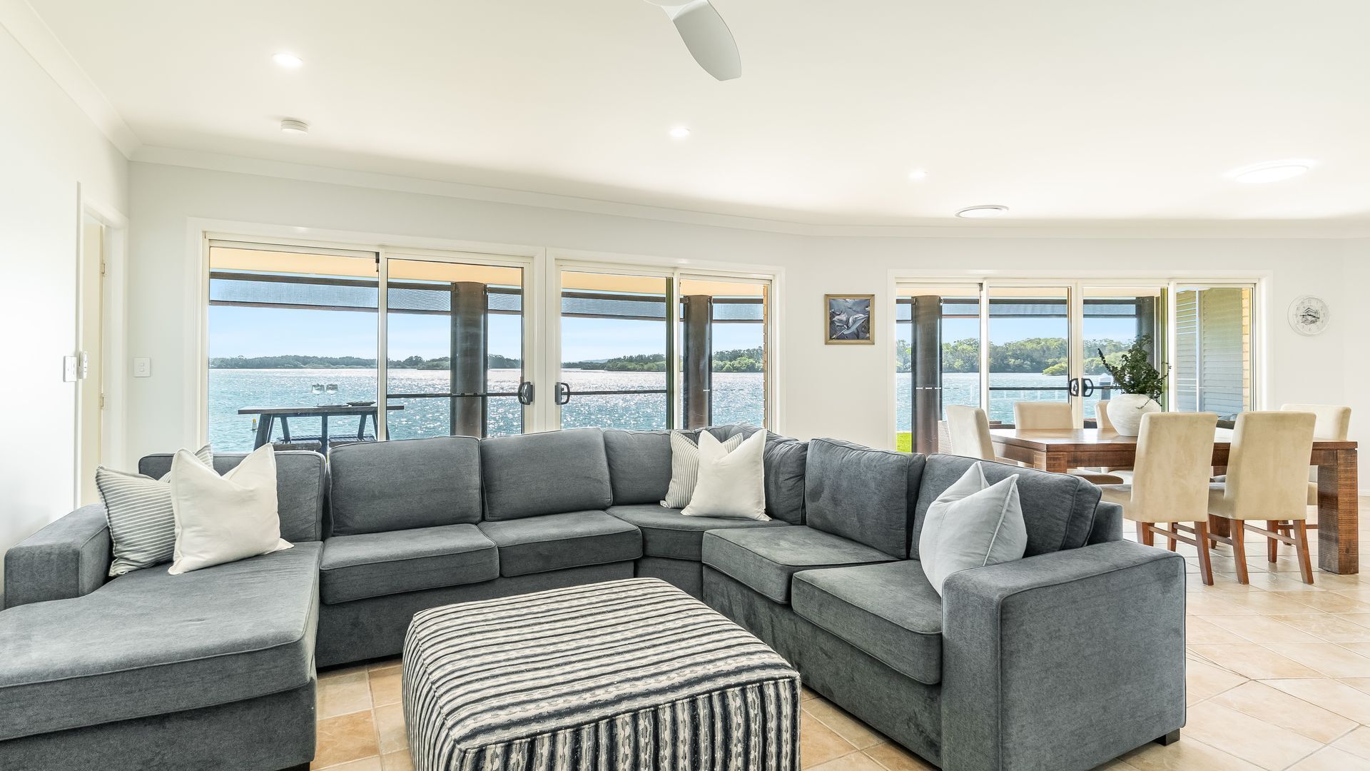 Dolphin View - Elegant Waterfront Haven With Private Pontoon - Holiday Yamba - Maclean