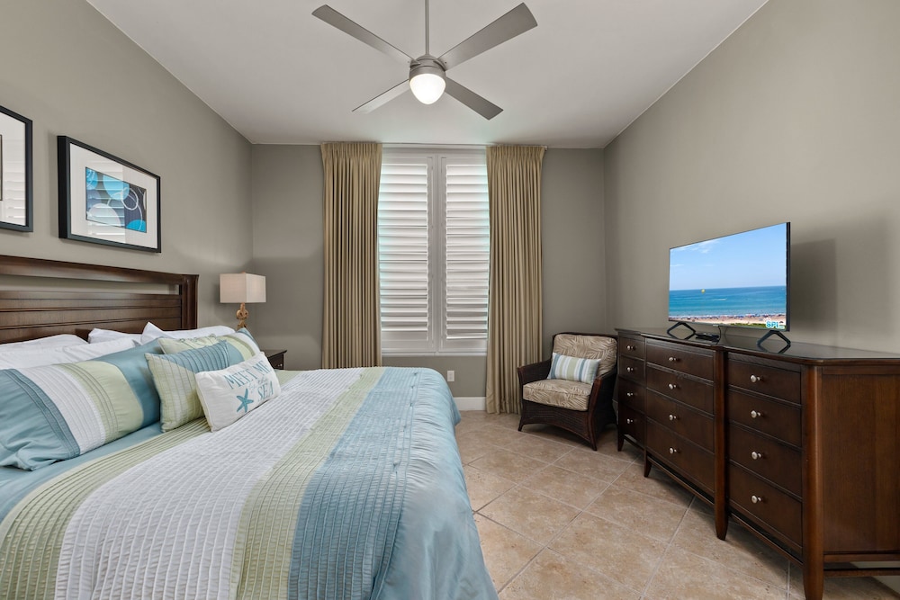 Luxury Oceanfront 14th Floor Retreat w/ Beachviews - South Padre Island ...