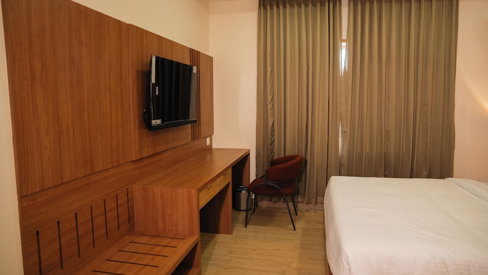 Hotel M7 Plaza - Tiruchirappalli