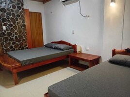 Suíte estúdio luxo | Wi-Fi de cortesia, roupa de cama