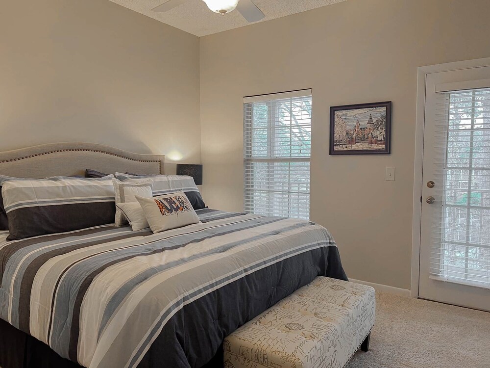 Tiger Traditions-AU Condo - Auburn | Stayz