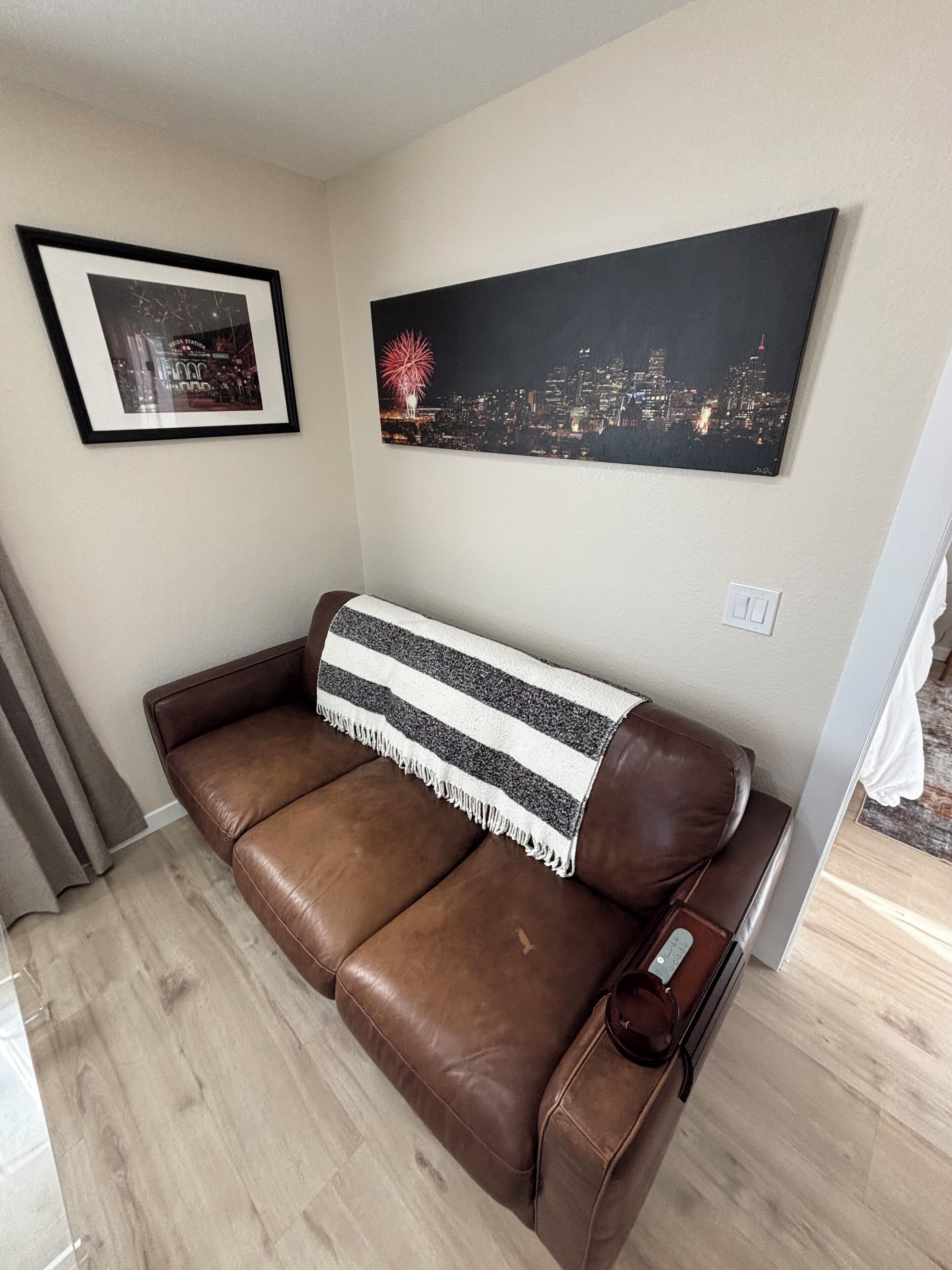 Modern Denver Guesthouse  Comfortable, Clean & Convenient To Downtown & Arenas - Washington Park - Denver