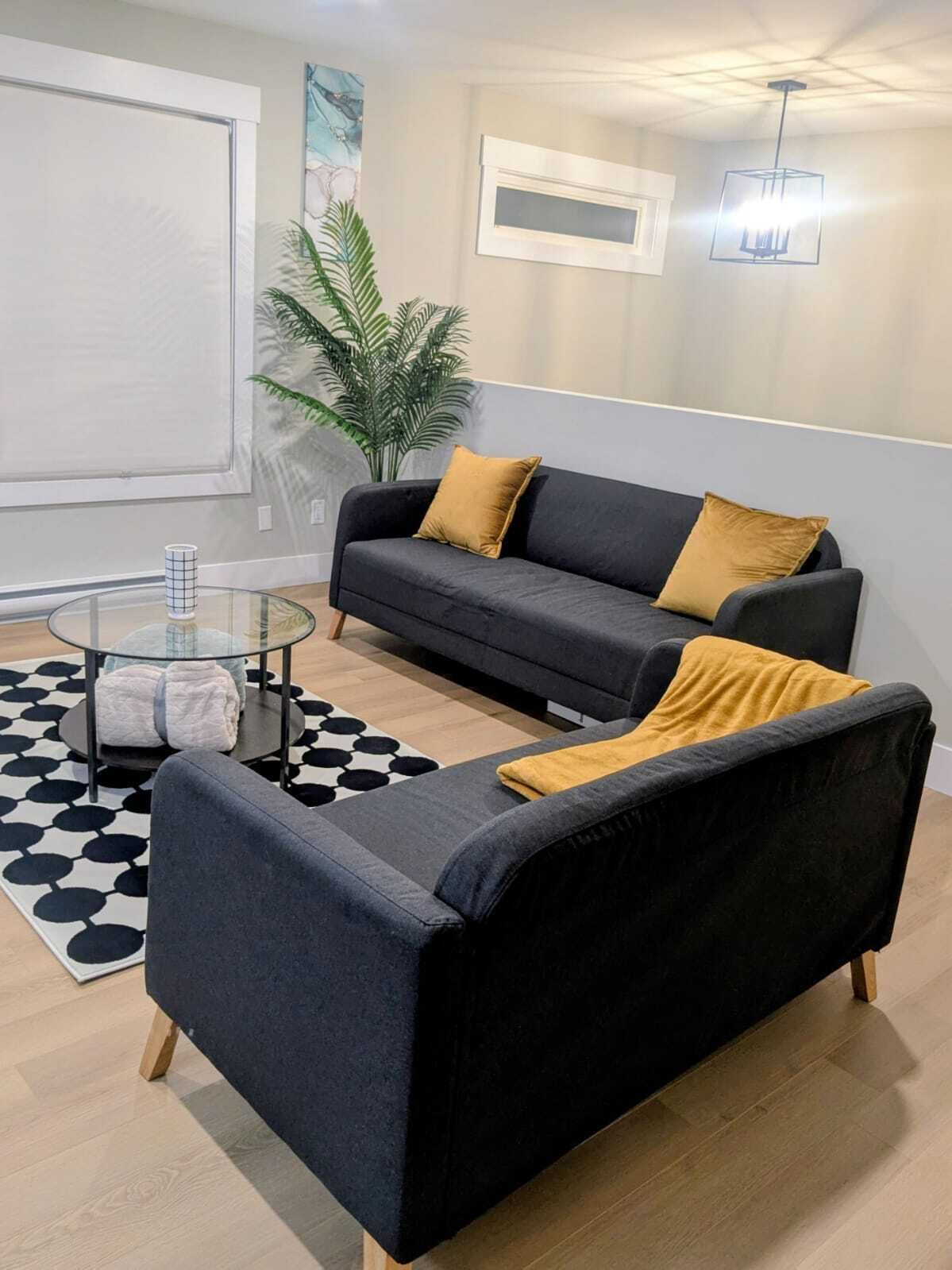 Bright & Peaceful Family Home In Moncton!! 5minutes To Moncton Airport - Moncton