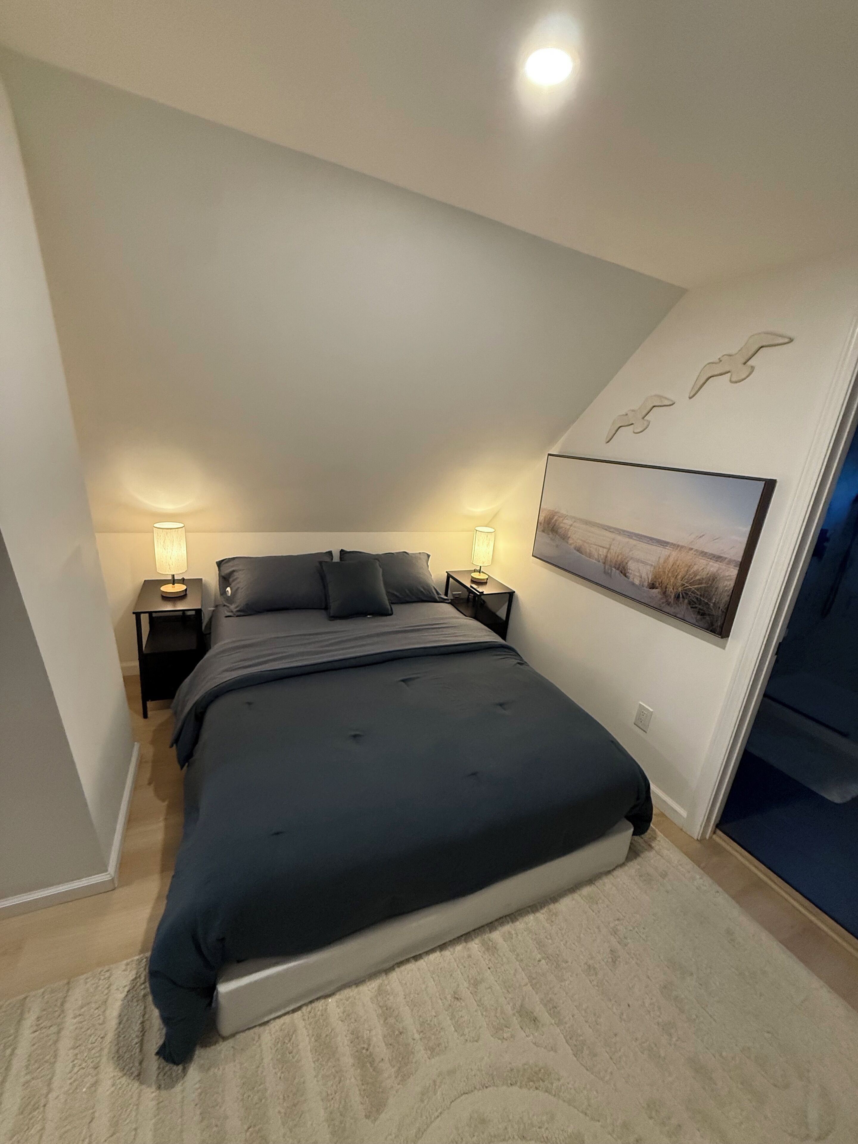 Cozy Attic 1-bedroom Apartment In Fantastic New Haven With Ac - Branford, CT