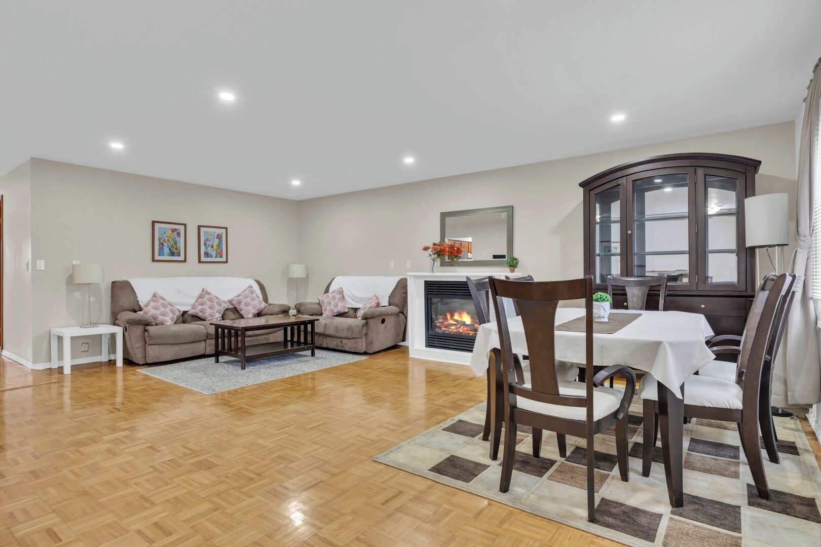 Bright 3br Upper Level Stay  Pet Friendly - Windsor, ON, Canada