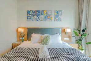 Suite Familiar, 3 quartos, acesso ao Club Lounge, Vista para a cidade | Lençóis de algodão egípcio, roupa de alta qualidade, edredões de penas