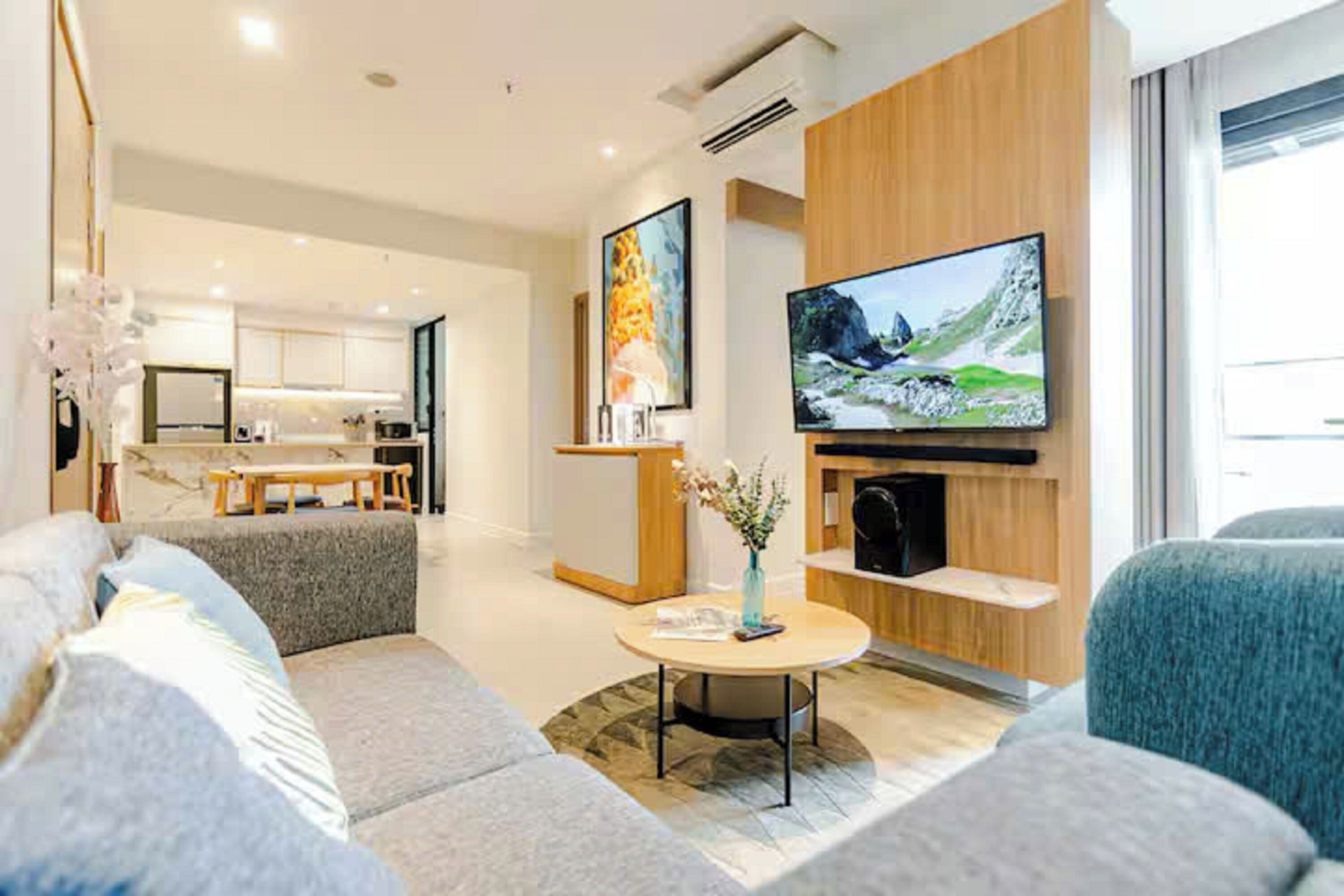 Suite Familiar, 3 quartos, acesso ao Club Lounge, Vista para a cidade | Lençóis de algodão egípcio, roupa de alta qualidade, edredões de penas 