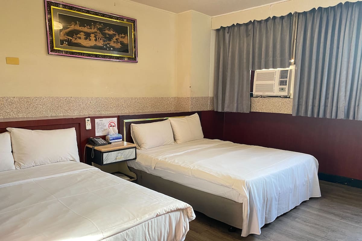 Quarto quádruplo econômico | Wi-Fi de cortesia