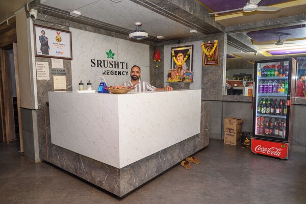 Hotel Srushti Regency - Wai