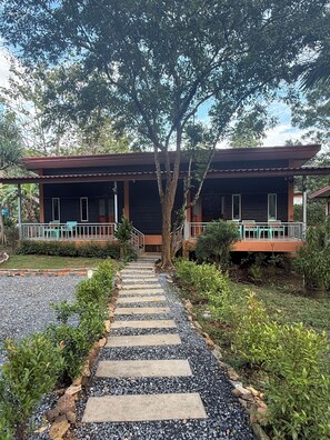 Frigobar, cofres nos quartos, individualmente decorados