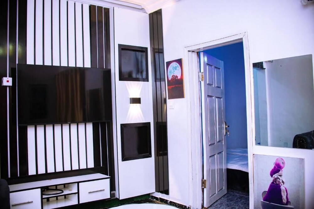 Cozy 1-BR-APT With 24HRS Power And Fast WiFi Reviews, Deals & Photos ...