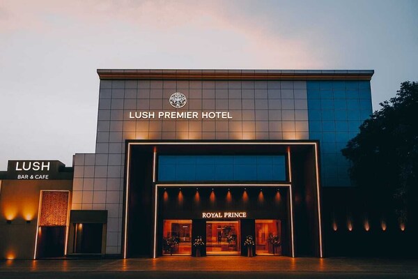 Lush Premier Hotel - Kanpur