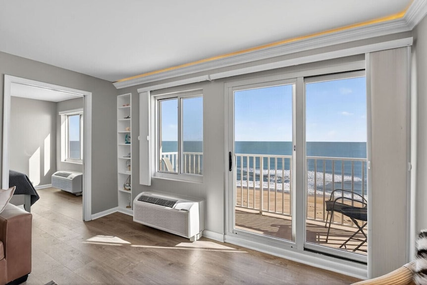 Penthouse Oceanfront Oasis / Modern/ Pool & Gym 1103 - Virginia Beach, VA