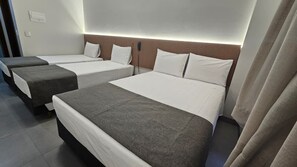 Secretária, secretária adequada para computadores portáteis 