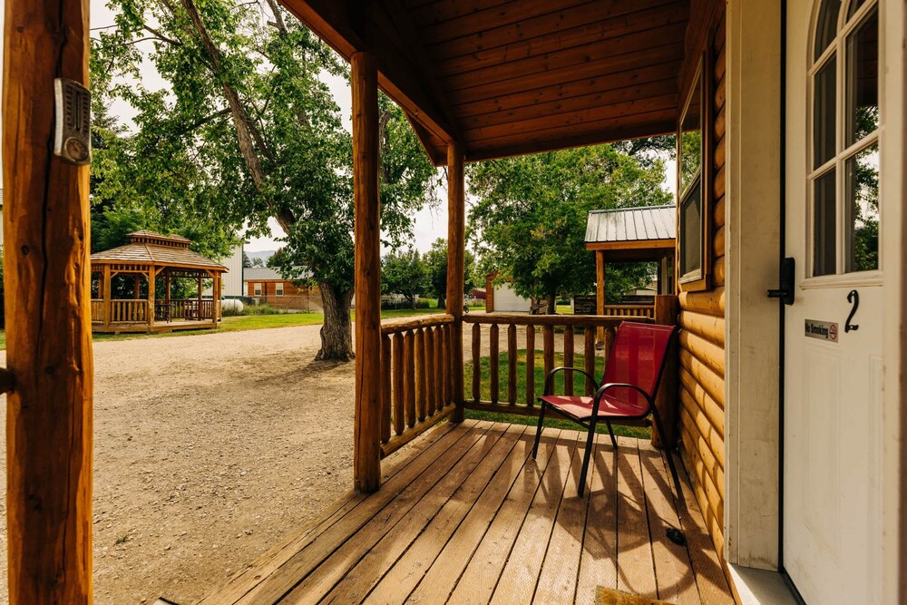 Rustic Ridge Cabins, Charming Retreat (3 Options!) - Dayton | Abritel