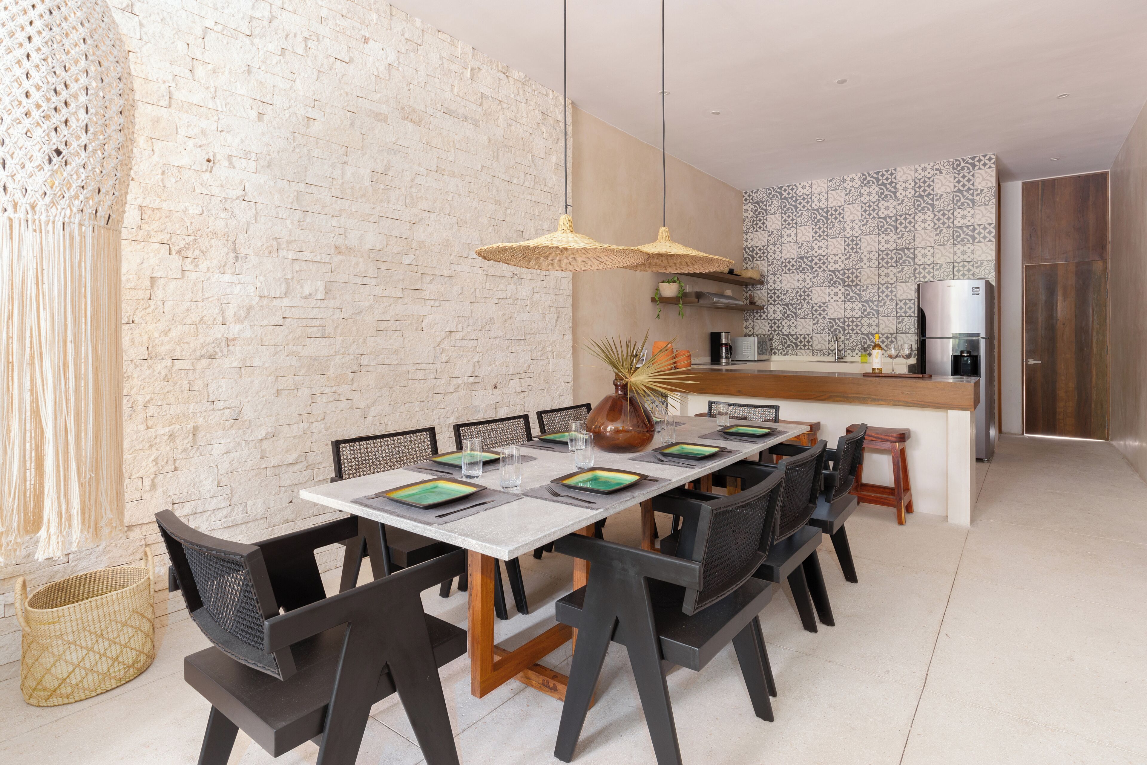 Apartamento exclusivo, sacada, vista para o pátio | Sala de jantar