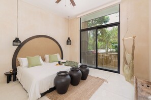 Apartamento Exclusivo, varanda, vista para o pátio | Com decoração personalizada, com mobília individualizada 