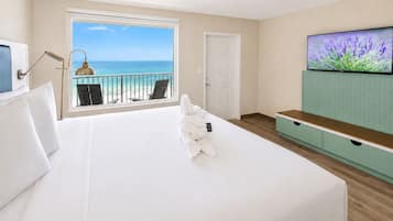 Quarto Quádruplo Deluxe, várias camas, varanda, vista para o oceano | Wi-fi grátis