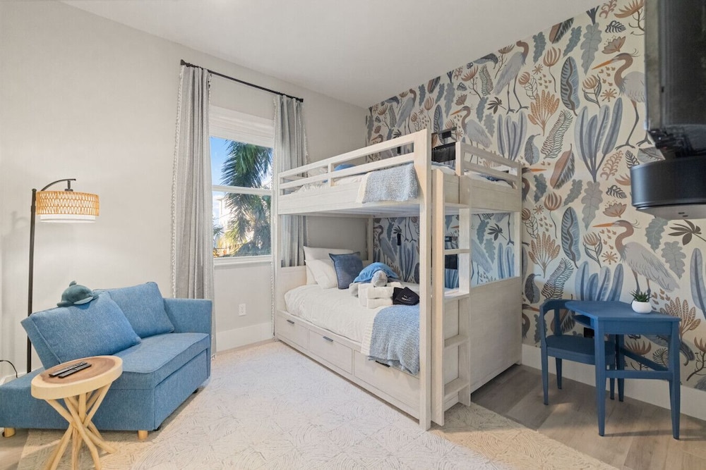 Bayfront Views + Steps to Bonita Beach - Twin Tides Reviews, Deals ...