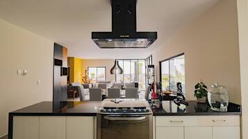 Casa de Campo Familiar, vista para o jardim | Cozinha privada