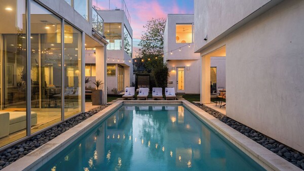 Sleeps 32, Private Compound W/ Putting Green Bouldin Collective By Avantstay - Austin, TX