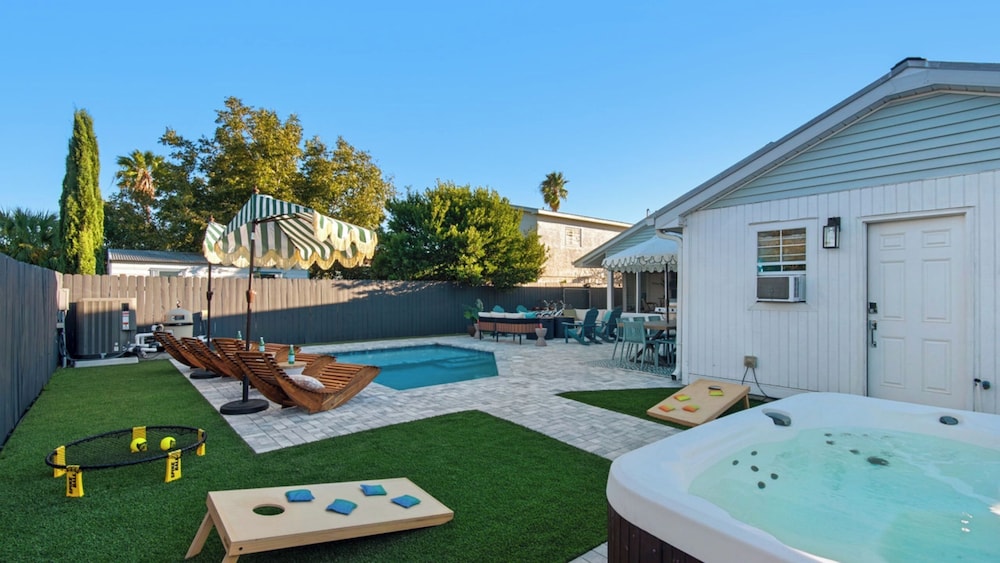 Pcb Stay W/ Heated Pool, Hot Tub, Bars, Game Room & Quick Walk To Beach The Jade Oasis By Avantstay - Panama City