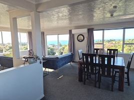 Casa Familiar, vista para o oceano | Sala de jantar