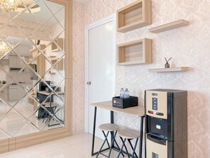 Apartamento standard, 2 quartos | Sala de jantar