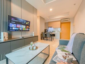 Apartamento standard, 2 quartos | Sala de estar