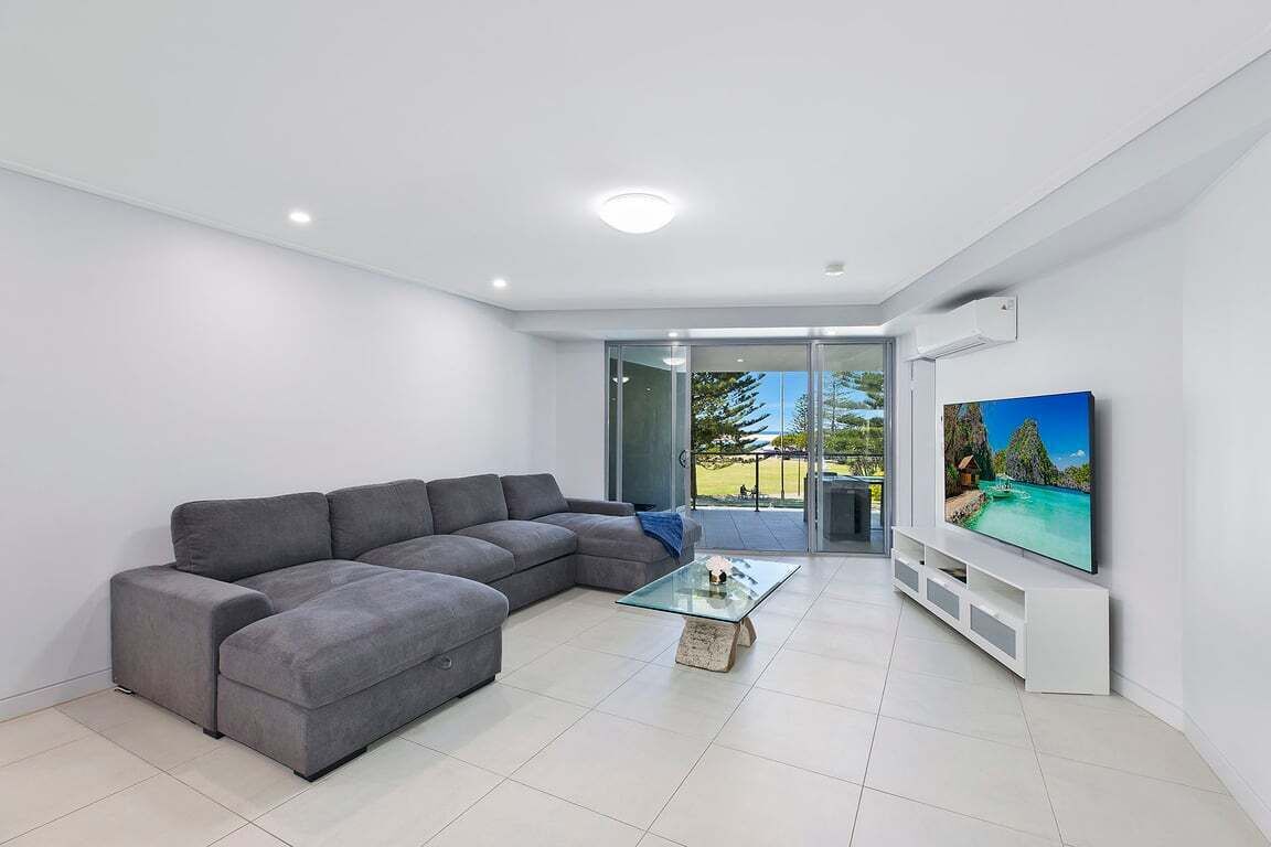 Rooftop Pool | King Bed | A/c + Balcony Views - The Entrance