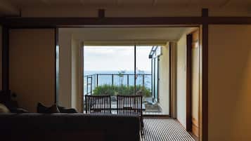 Quarto Básico, casa de banho privativa | Vista do quarto