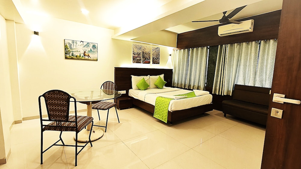 Hotel Express Mindspace Airoli - Thane